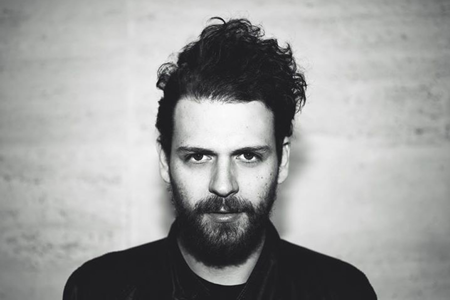 Whitesquare: Folded Reality that Unfolded His Reality - Techno Station