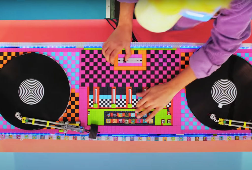Artist designs working DJ decks made entirely out of Lego - Techno Station