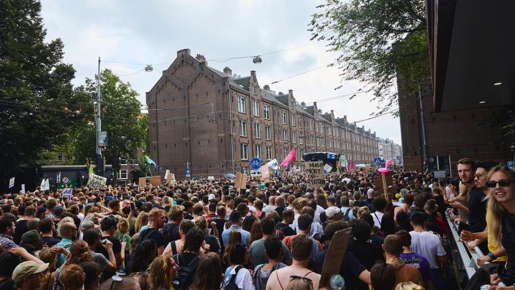 ‘Unmute’ – Holland’s rave of 70,000 people - Techno Station