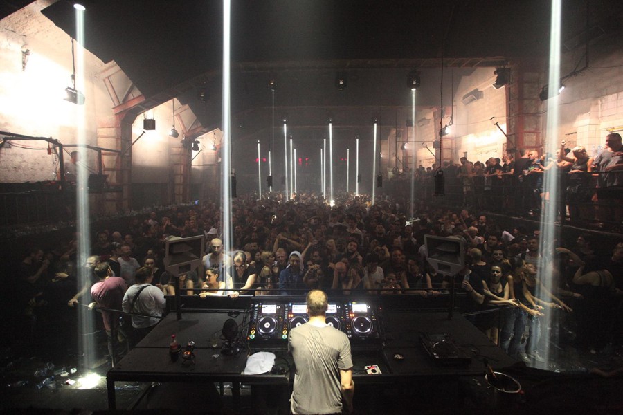 Club Zoom In – Bassiani - Techno Station