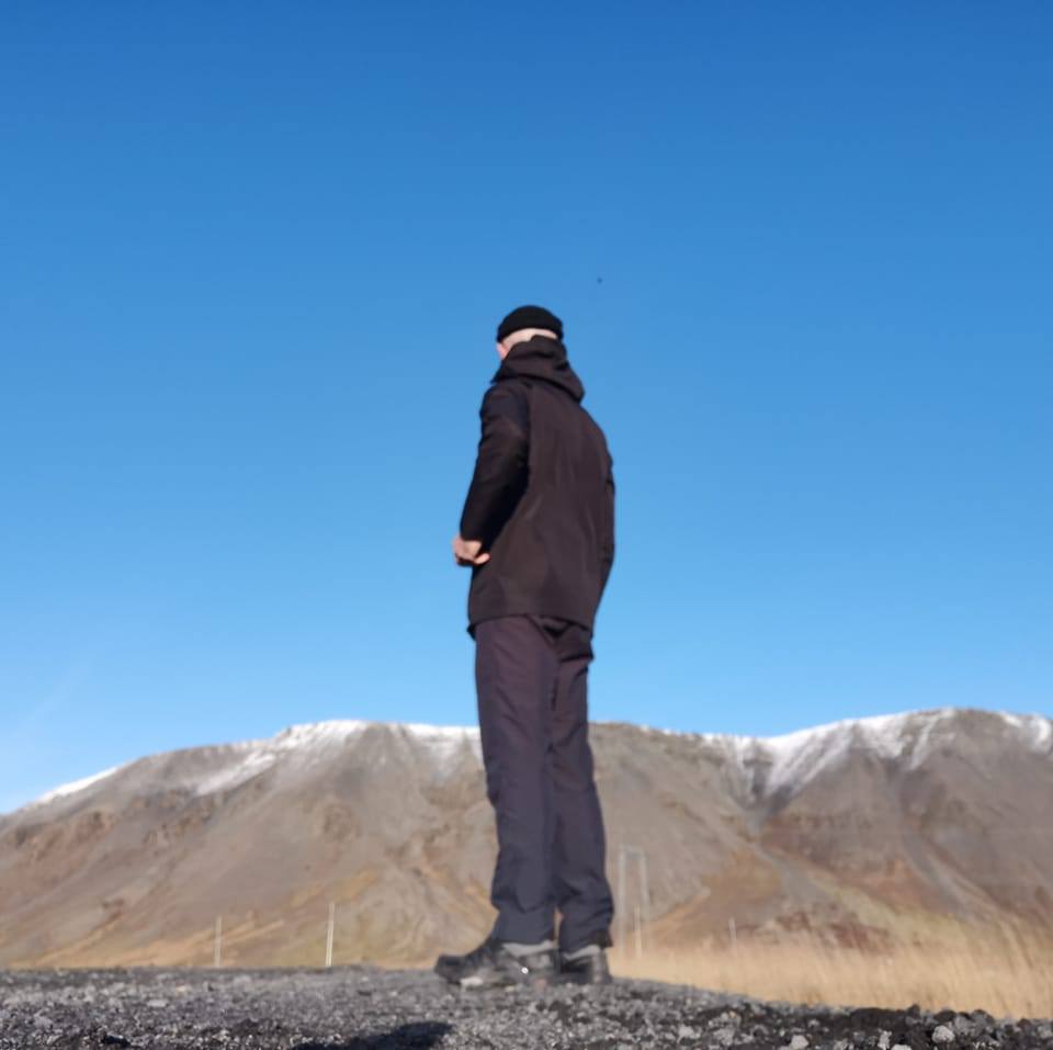 A compilation by SYNTHEKE records to close the curtain after 8 years ...