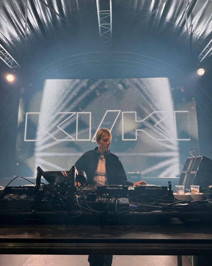 Underground Corner – KI/KI - Techno Station