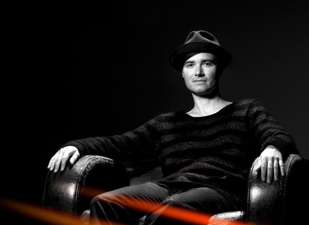 Eric Sneo marks his return to Tronic with ‘New Horizon’ EP - Techno Station